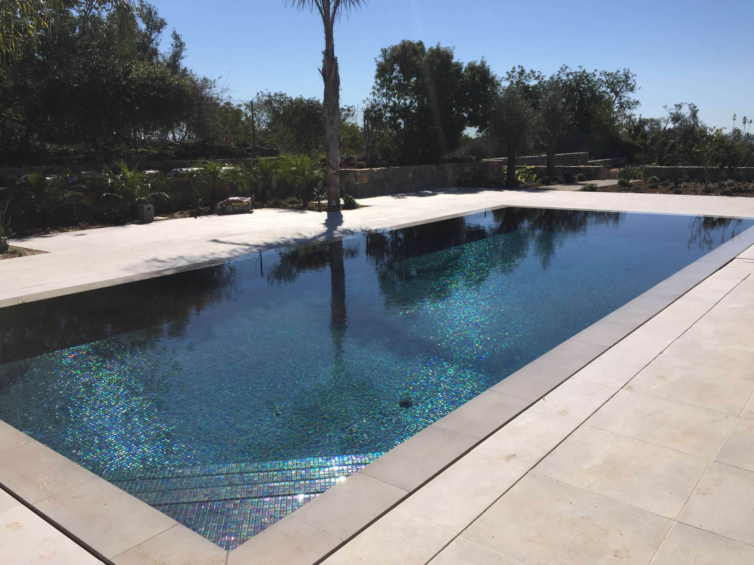 Contactos – Aqualux – Pools – Garden's & Spa's